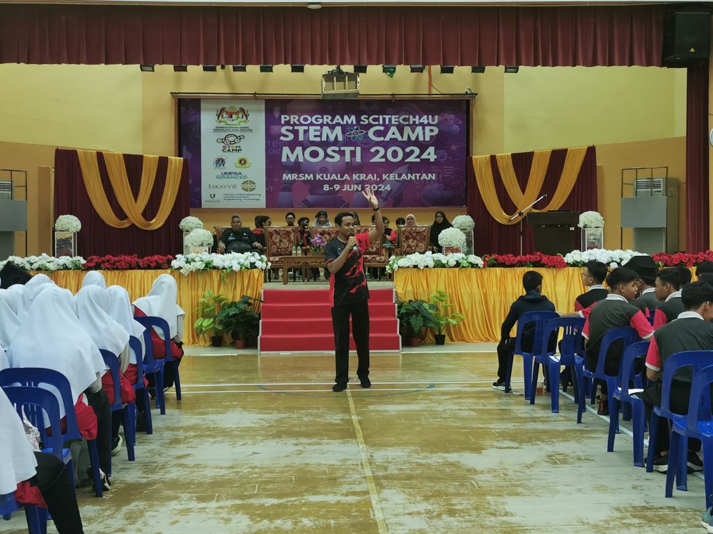 Program SciTech4U (STEM CAMP MOSTI 2024) dan Faculty@School, FTKPM tarik minat pelajar teroka ...